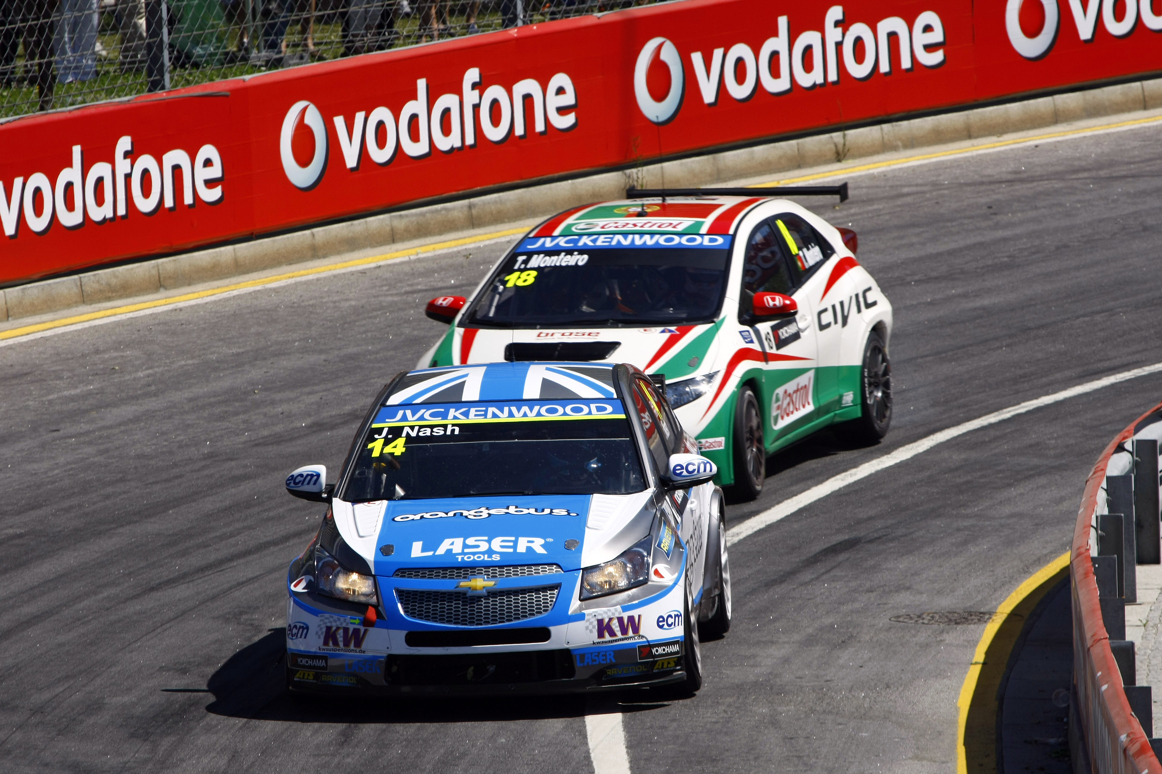 Race 2 : Nash claims win from Huff | Federation Internationale de l ...