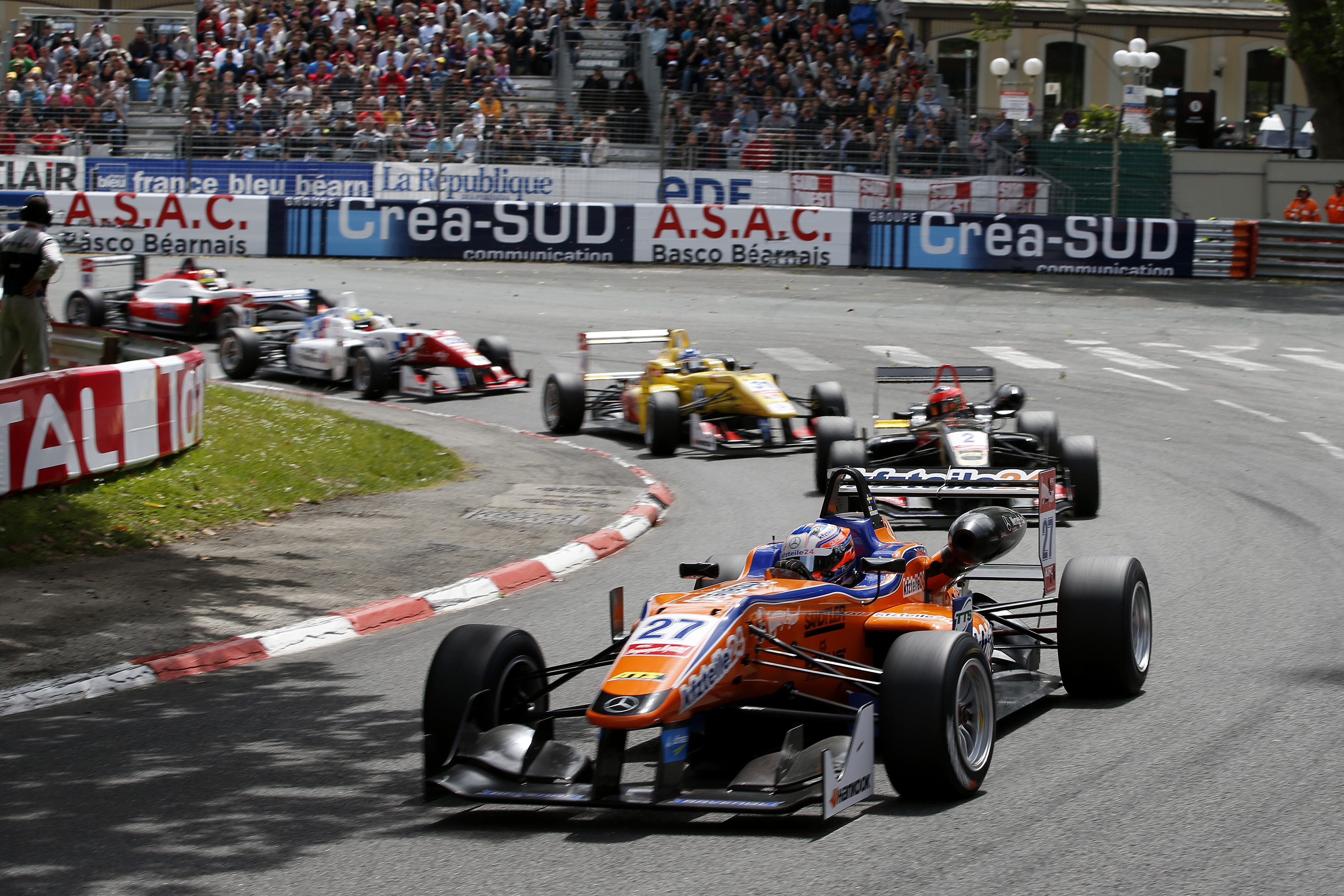 Felix Rosenqvist clinches victory in the Pau Grand Prix | Federation ...