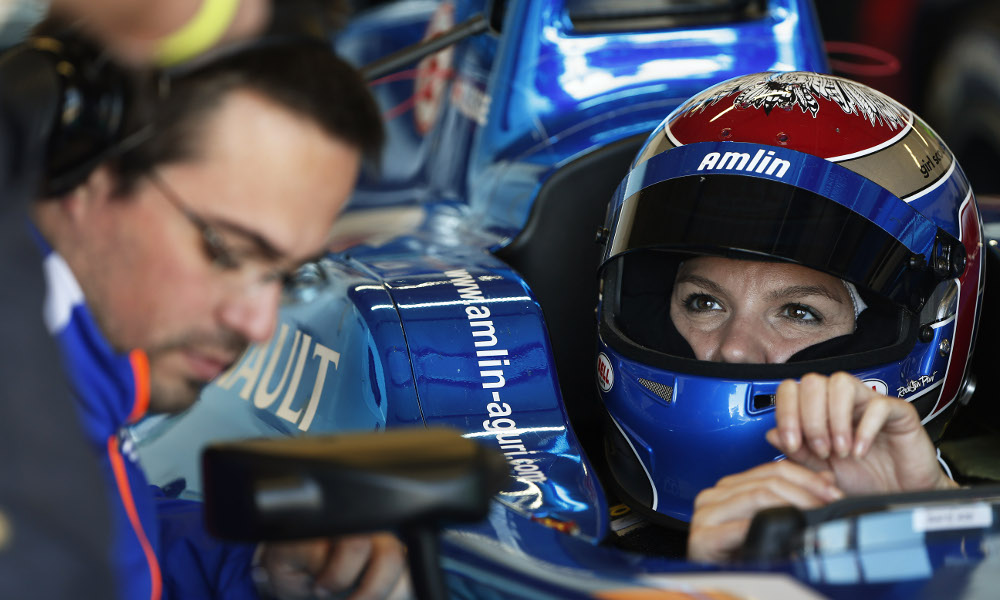 Electric start for top female racers | Federation Internationale de l ...