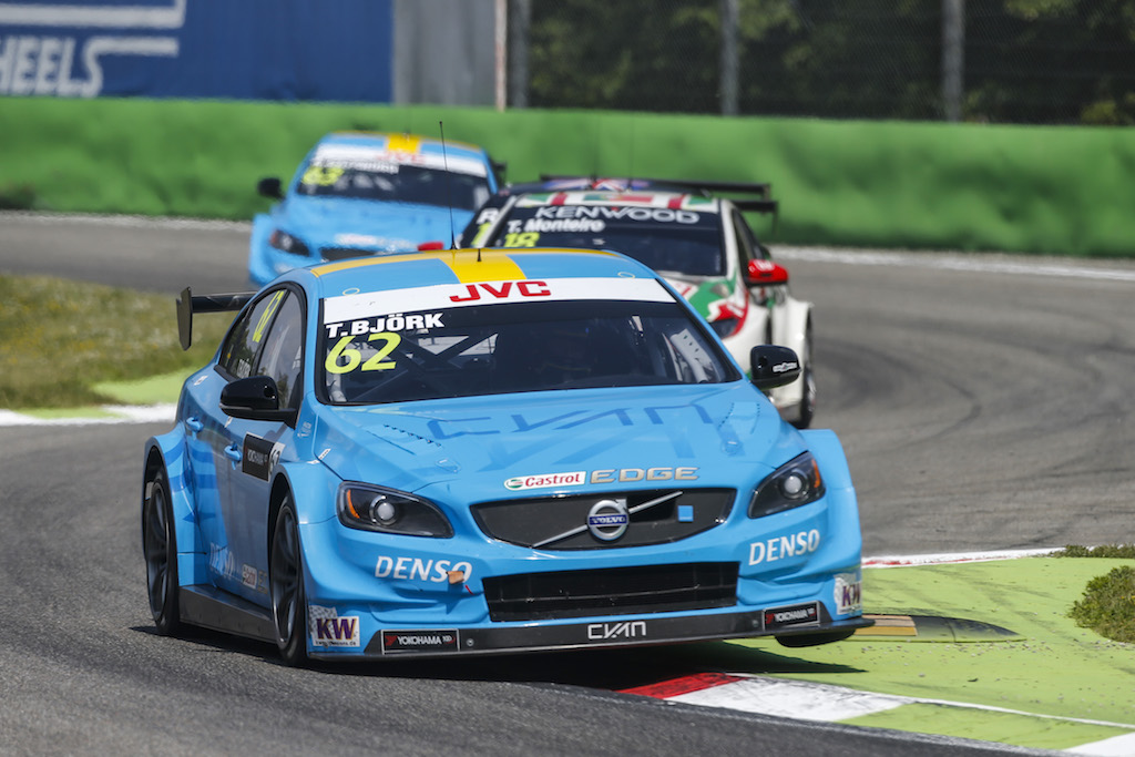 WTCC - Four from four: wide-open WTCC electrifies Monza | Federation ...