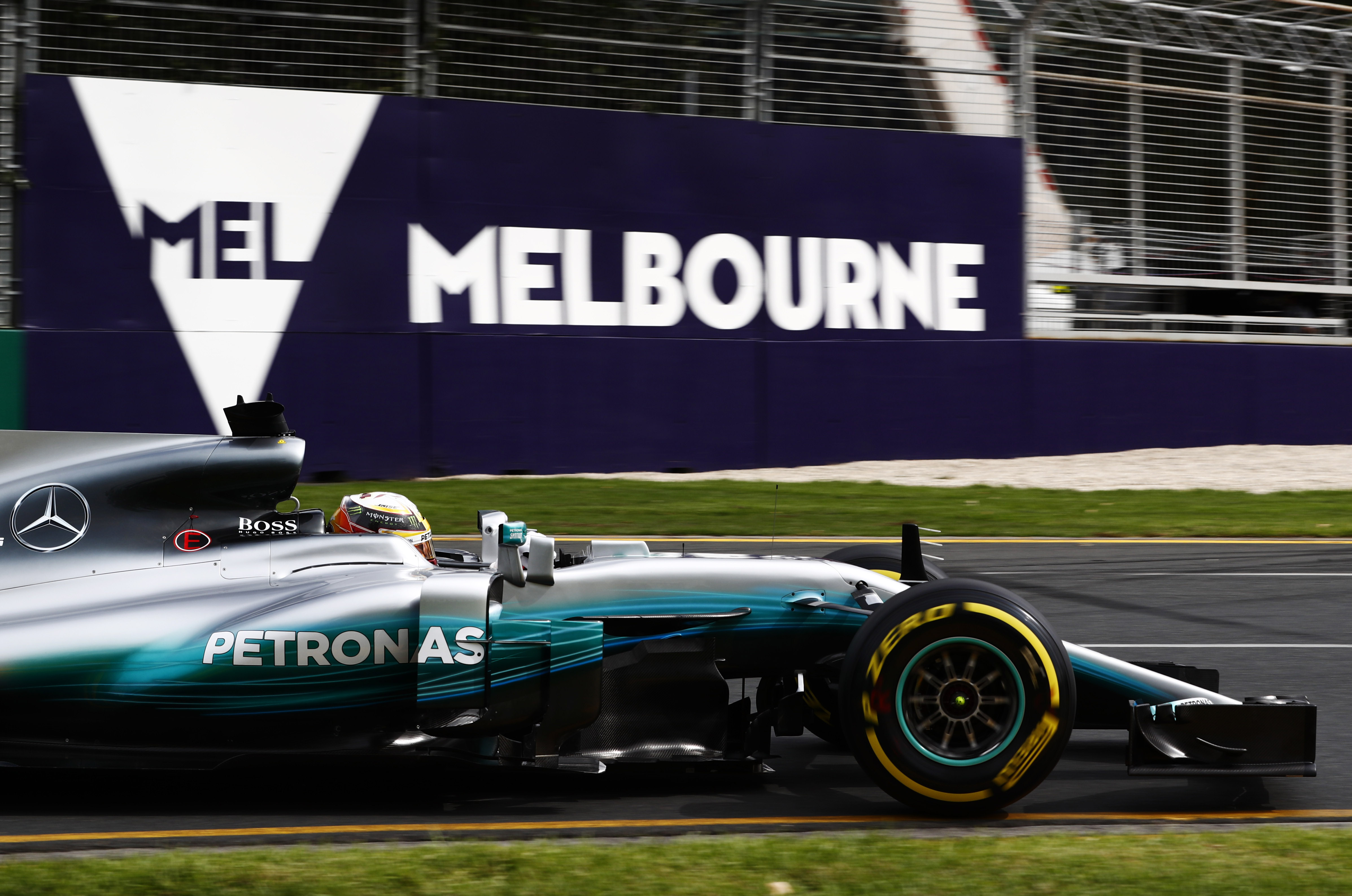 F1 - Hamilton tops opening practice in Melbourne | Federation ...