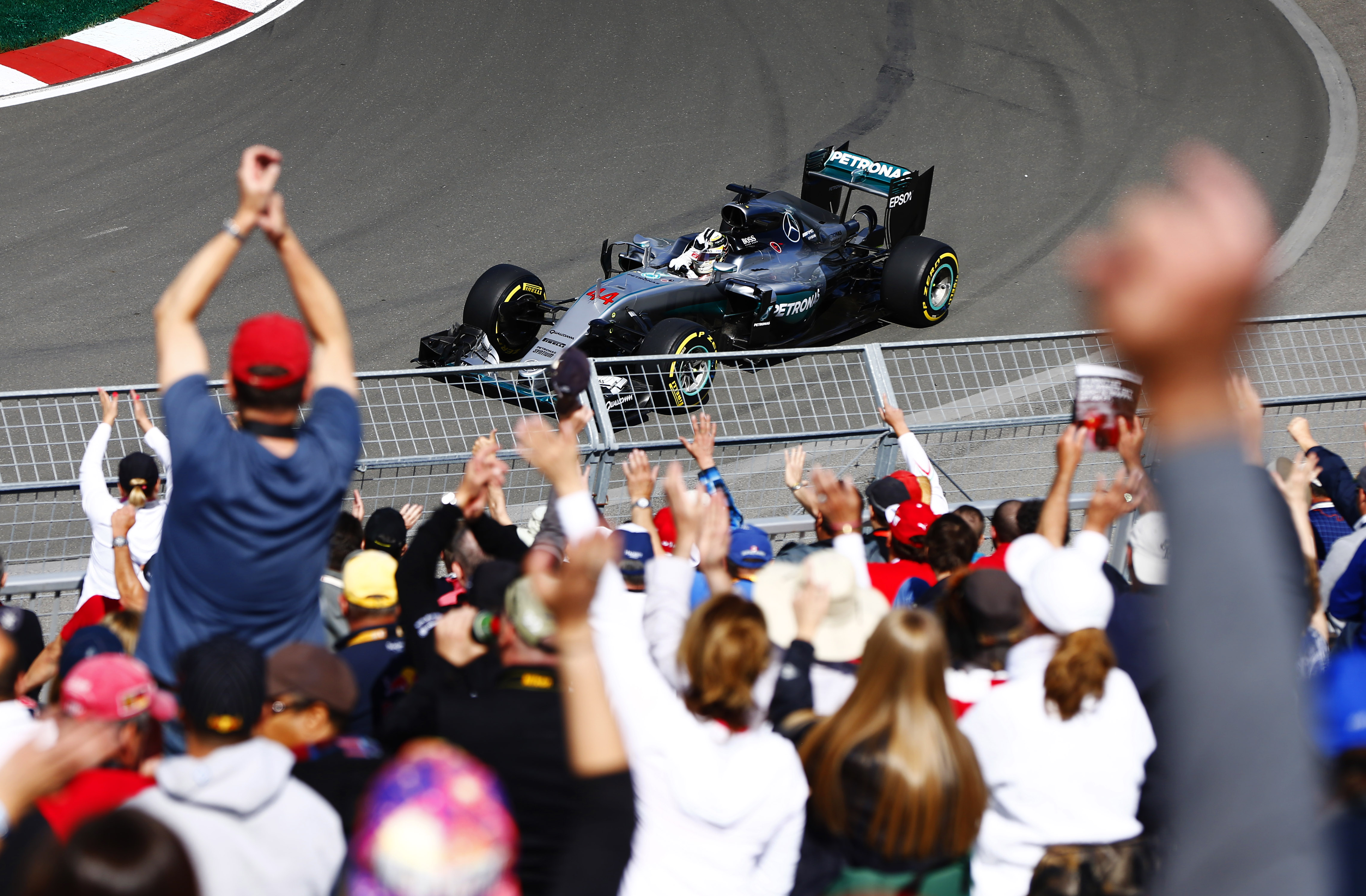 F1 - Hamilton quickest in Montreal as Massa crashes out | Federation ...