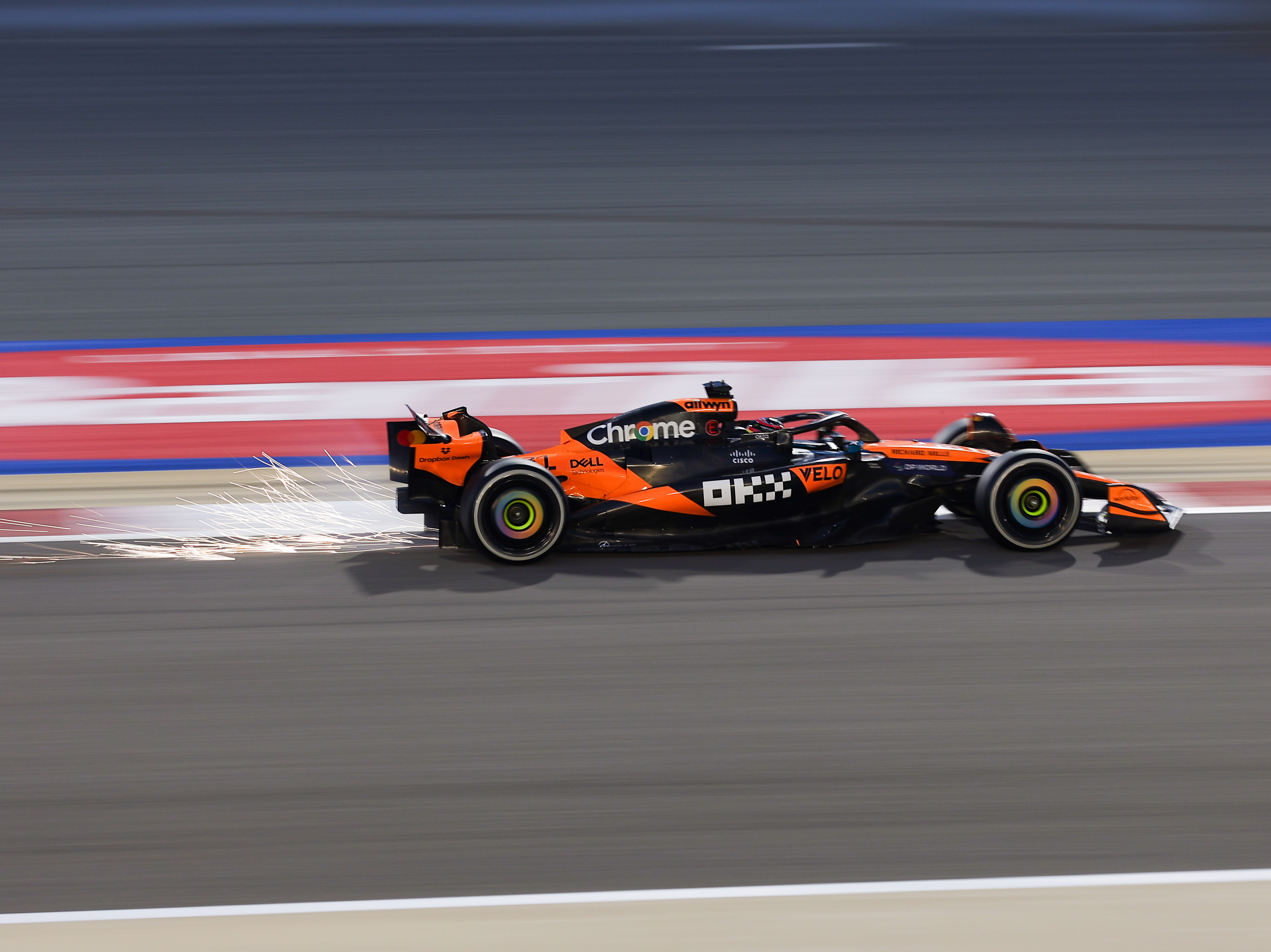 F1 - Piastri quickest in second practice in Bahrain as Norris completes ...