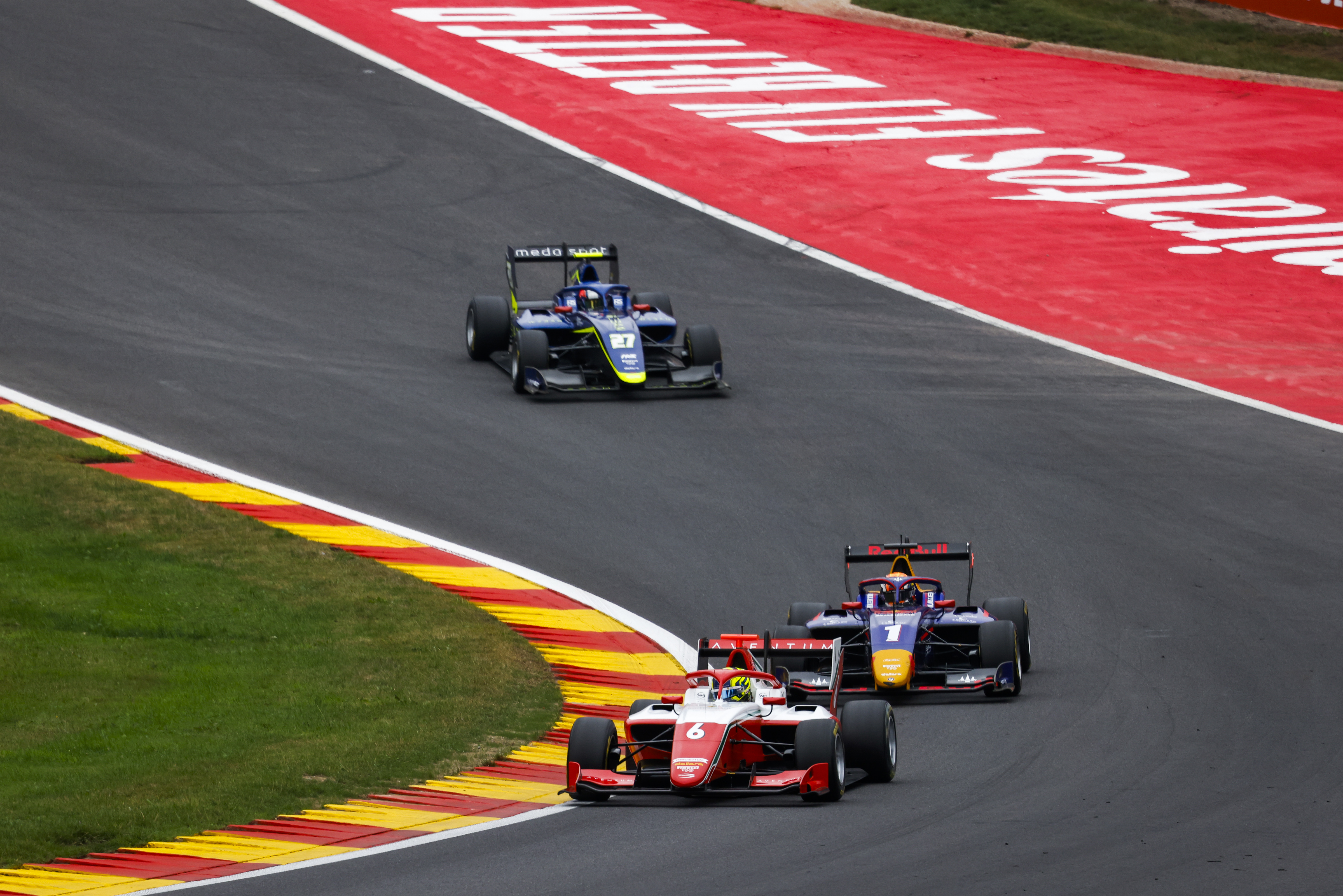 F3 - Bearman takes maiden F3 win after red flag stoppage | Federation ...