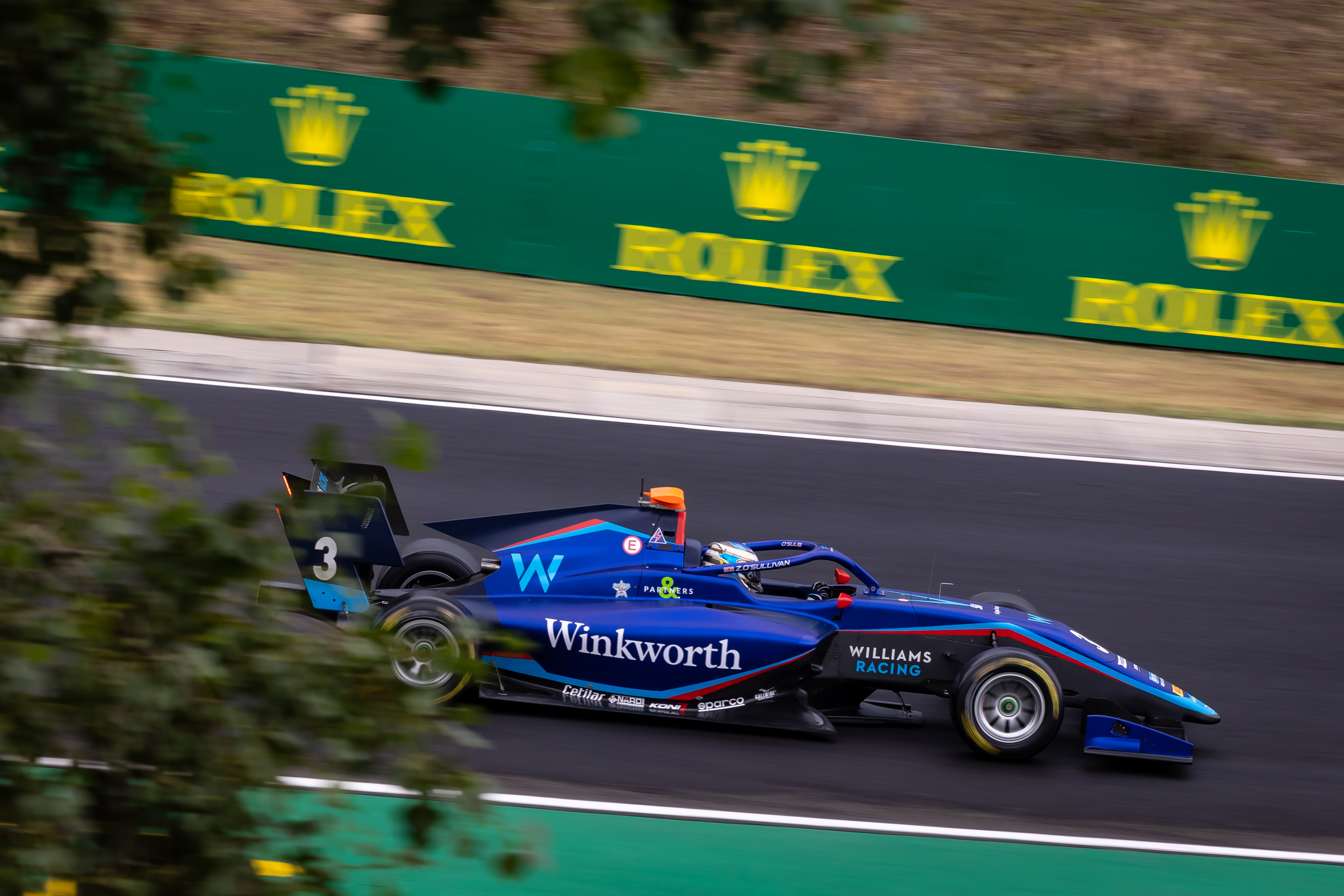 F3 - Zak O’Sullivan flawless in Budapest to ignite title challenge ...