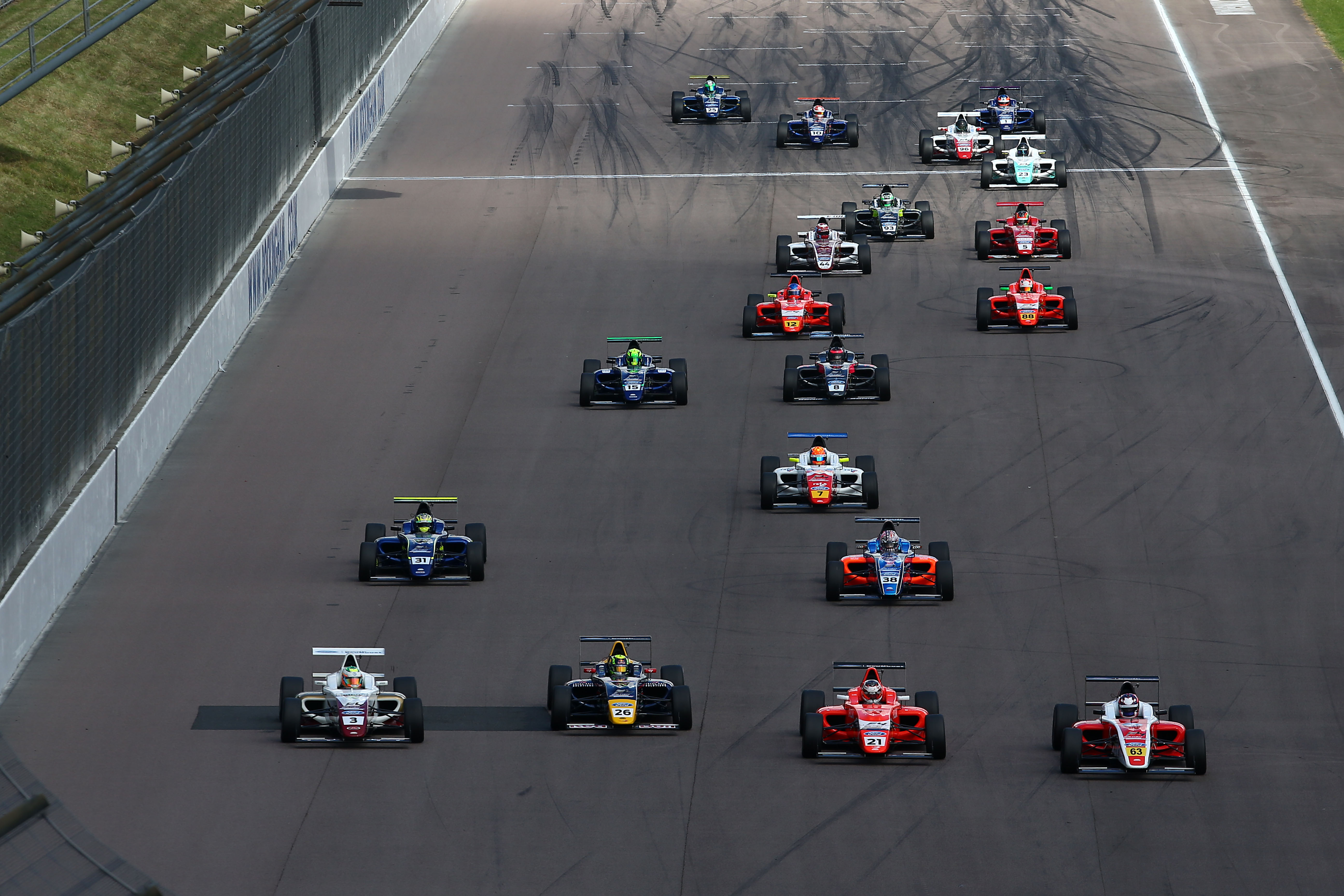 F4 – Pull, Fewtrell and Fielding victorious at Rockingham | Federation ...