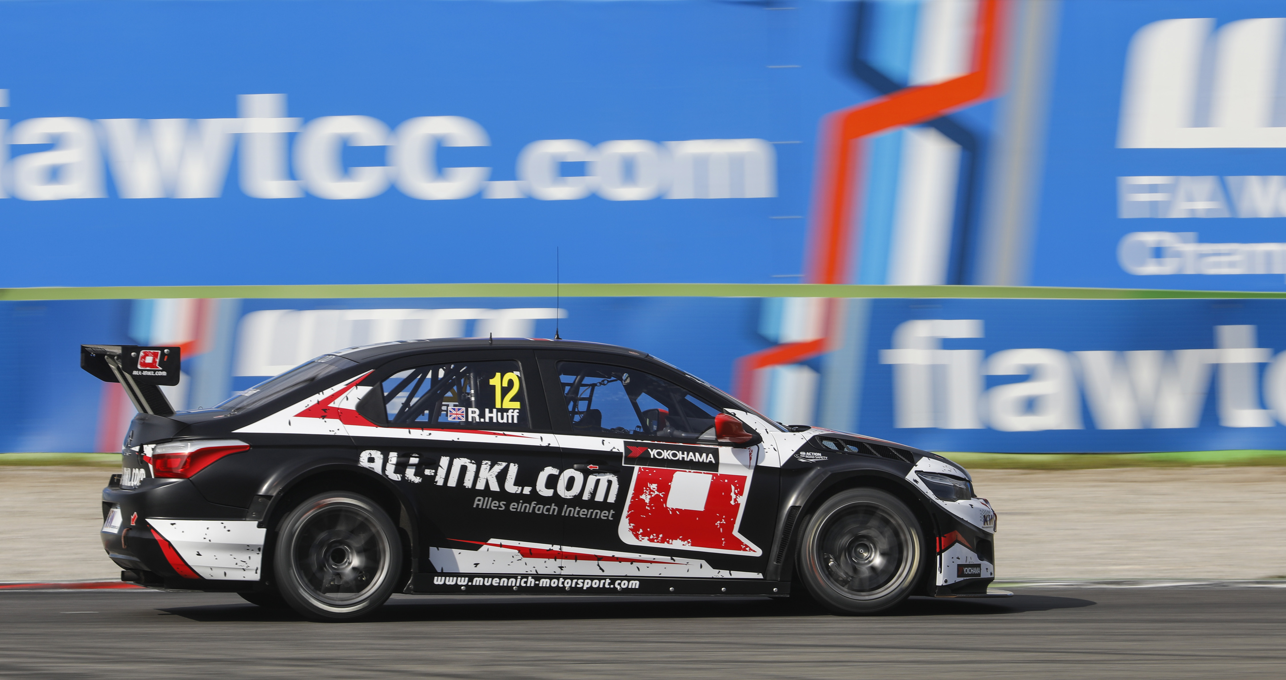 Huff hits the high note in WTCC testing | Federation Internationale de ...