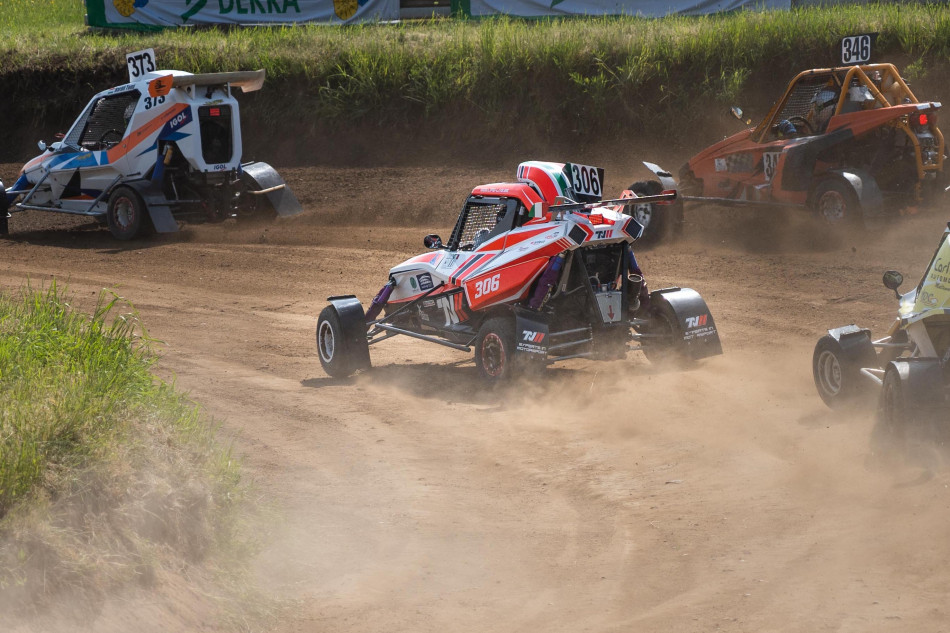 Méat wins last lap thriller in Cross Car as FIA European Autocross ...