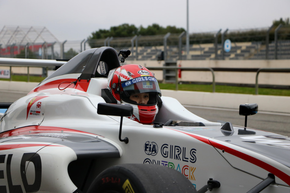 FIA GIRLS ON TRACK - RISING STARS: TRAINING CAMP 2 | Federation ...